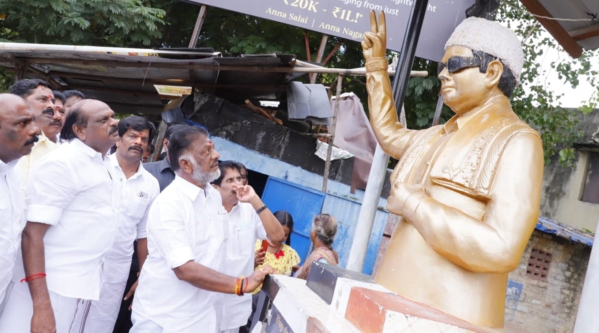Arrest culprits who vandalised MGR statue: AIADMK | Chennai News - The ...