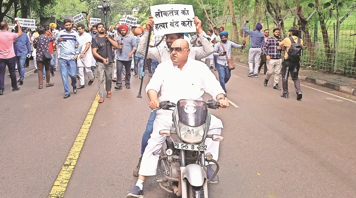 AAP MLA challaned for driving without helmet | Chandigarh News - The ...