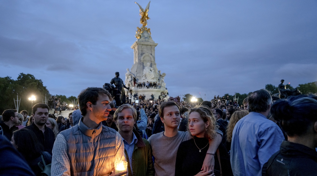 Queen Elizabeth's death: In a divided Britain, near unity in admiration ...