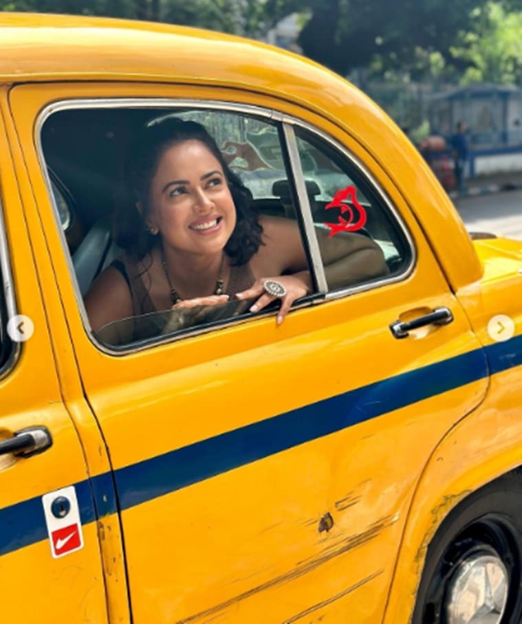 Sameera Reddy eats ‘paan’, enjoys yellow taxi rides and meeting ‘fiery ...