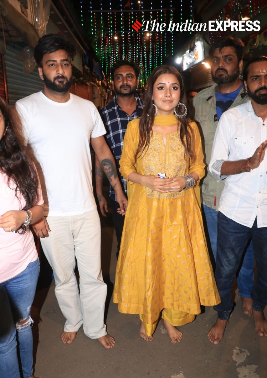 Shehnaaz Gill visits Lalbaugcha Raja, Sidharth Shukla’s face tattoo on ...