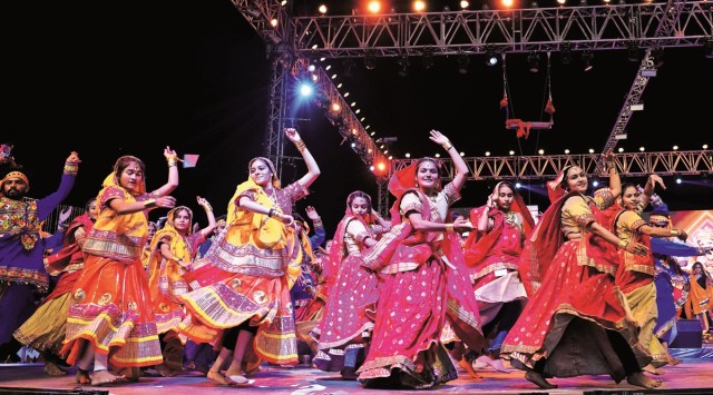 All roads lead to garba grounds after Covid lull | Ahmedabad News - The ...