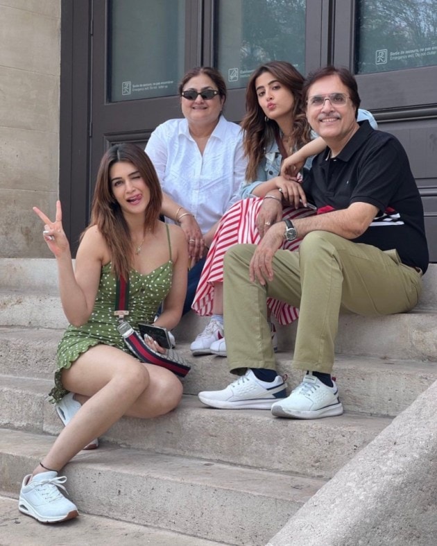 Kriti Sanon celebrates Filmfare win with family and friends in France ...