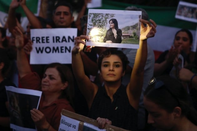 In Pictures: Anti-veil protests go beyond Iran | World News News - The ...
