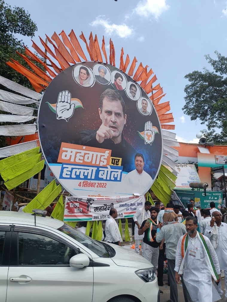 Congress says it with posters, caps, voices at rally: Rahul Gandhi ...