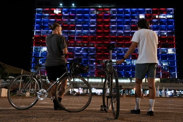 In photos: World monuments lit up in honour of Queen Elizabeth | World ...