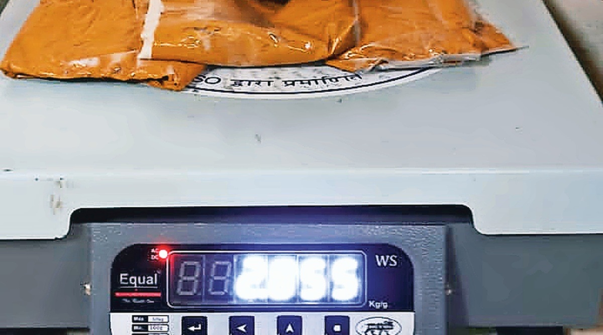 2 Women Arrested At Mumbai Airport For Trying To Smuggle 2 65 Kg Gold
