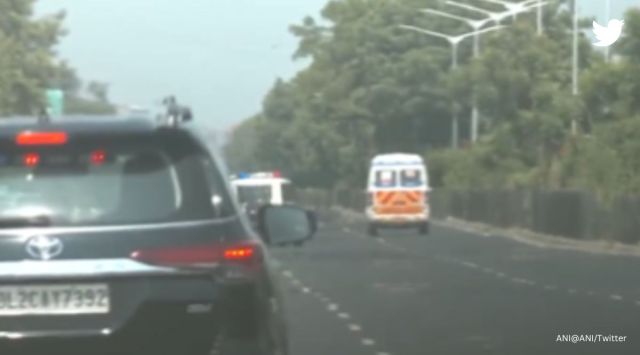 PM Modi’s convoy stops to give way for ambulance in Gujarat. Watch ...