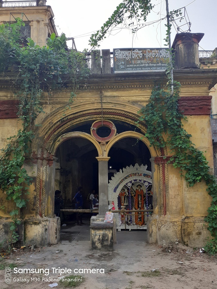 What makes the Durga Pujas of rural and suburban Bengal different from ...