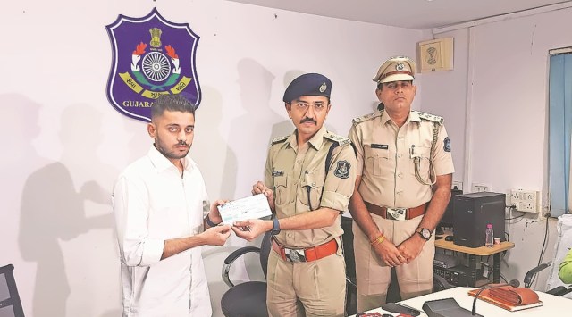 Gujarat: Police seek I-T probe into source of cash stolen from car used ...