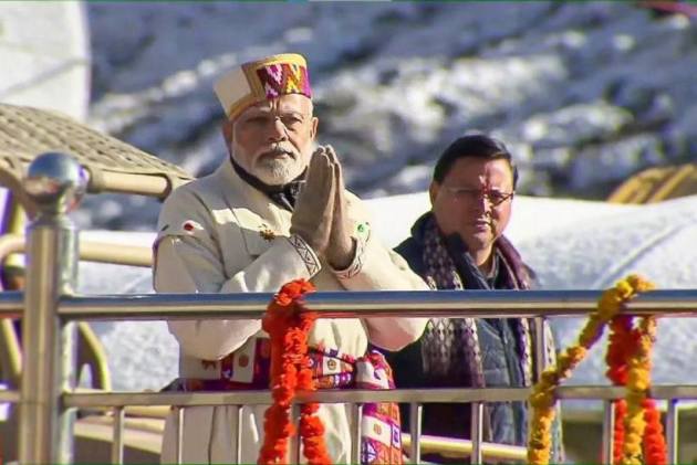 Ahead of Diwali, PM Narendra Modi offers prayers at Kedarnath temple ...
