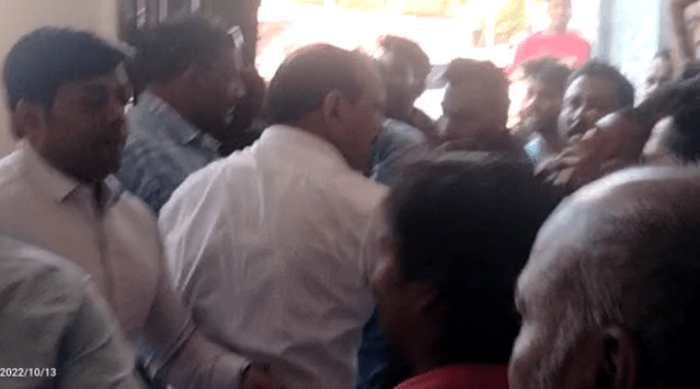 Indore: Corporator’s husband thrashed by sanitation workers at police ...