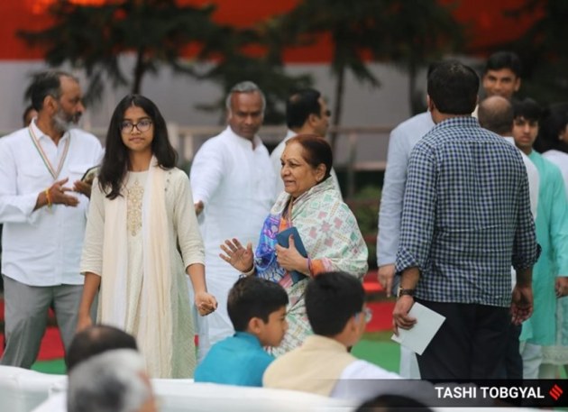 Congress has a new chief: Mallikarjun Kharge takes charge in presence of Gandhis, senior leaders ...