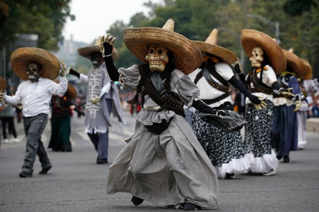 Skulls, flowers and colours: Mexicans remember their loved ones on ‘Day ...