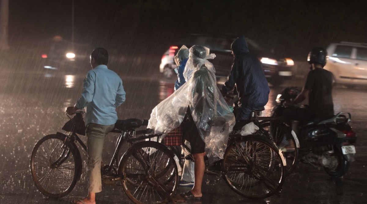 Mumbai: As city records highest Oct rain in 10 years, IMD issues ...