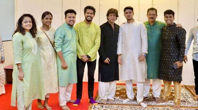 Shah Rukh Khan radiates in black in this photo from Diwali celebration ...