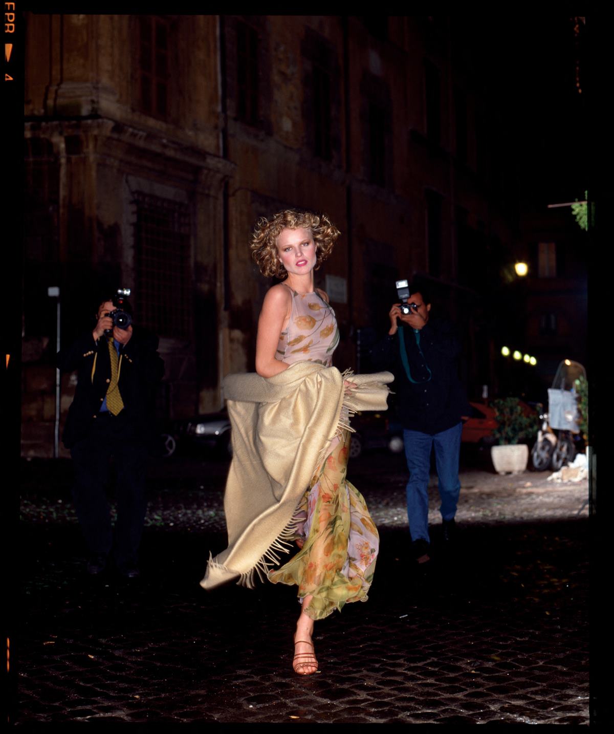 Italian photo master Barbieri’s fashion works on exhibit in Milan ...