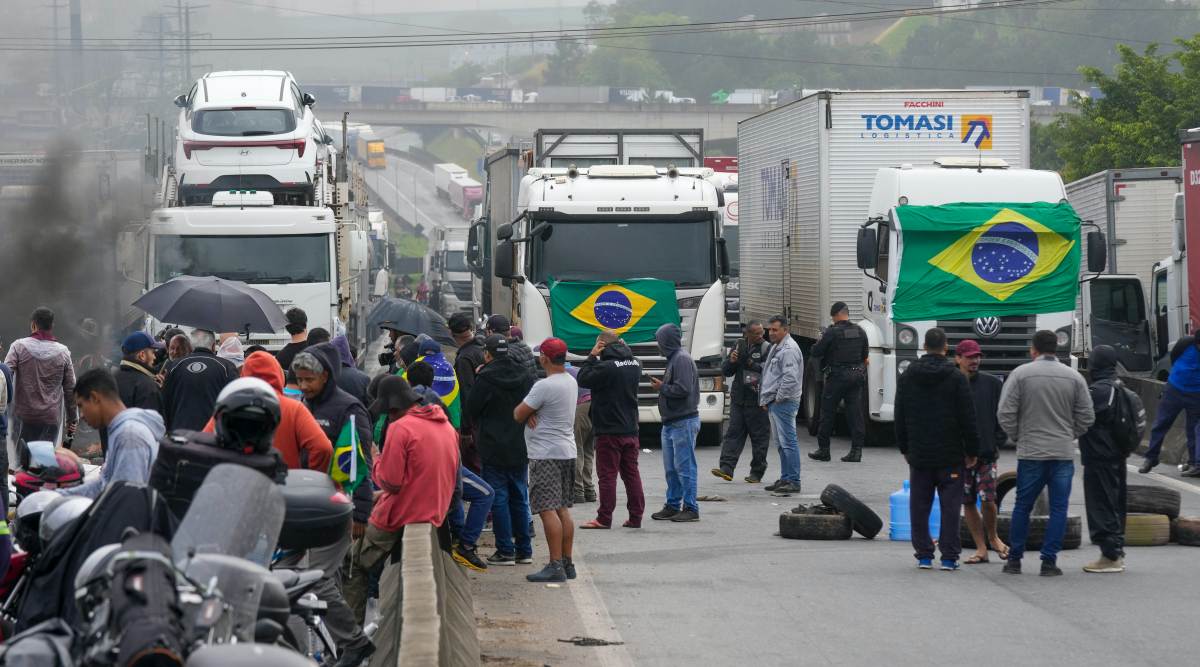 Brazil truckers jam traffic to protest Bolsonaro loss | World News ...