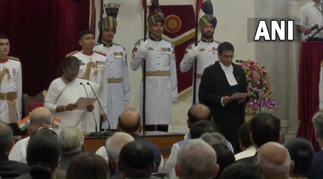 Justice DY Chandrachud takes oath as 50th Chief Justice of India ...