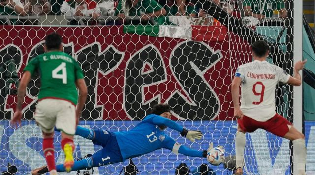 Fifa World Cup Lewandowski Misses Penalty As Poland Mexico Settle For