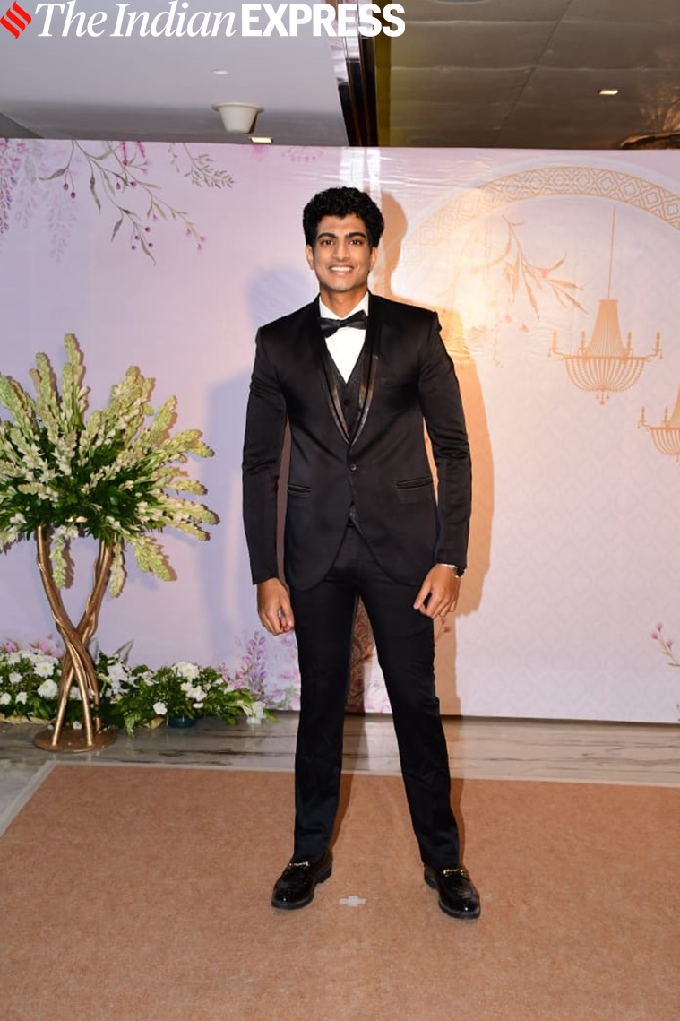 Palak Muchhal ties the knot with Mithoon Sharma; Sonu Nigam, Smriti ...