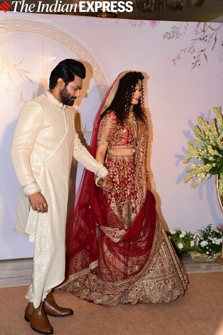 Palak Muchhal ties the knot with Mithoon Sharma; Sonu Nigam, Smriti ...