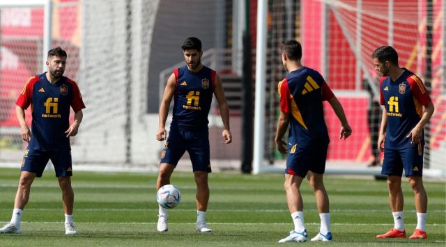 Spain hope to banish ghosts of last World Cups with young team ...