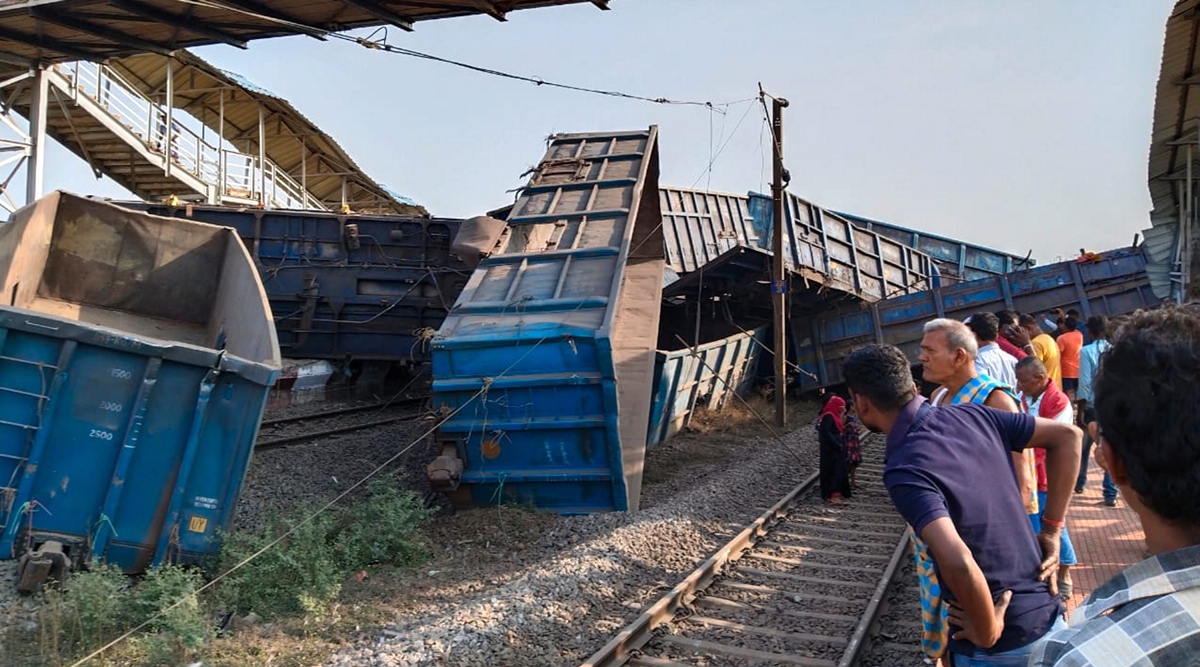 Mother, daughter among 3 killed after goods train ploughs into waiting ...