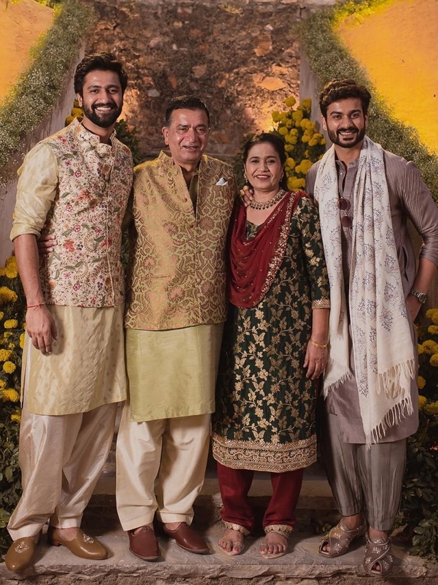 Vicky Kaushal-Sunny Kaushal wish a happy birthday to ‘OG’ Sham Kaushal ...