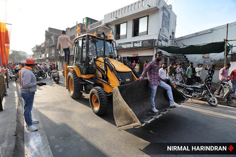 Gujarat elections | Sitting MLA in the shade; it’s a Yogi Adityanath ...