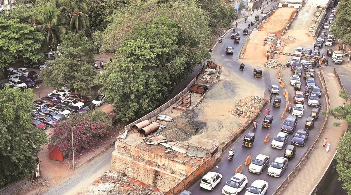 Mumbai police ramp up deployment around Gokhale bridge to manage ...