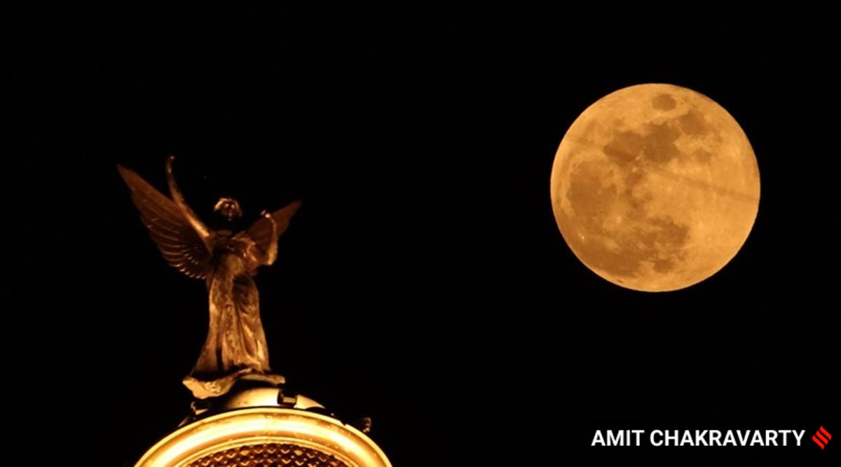 ‘Blood Moon’: Total lunar eclipse enthralls stargazers across India ...
