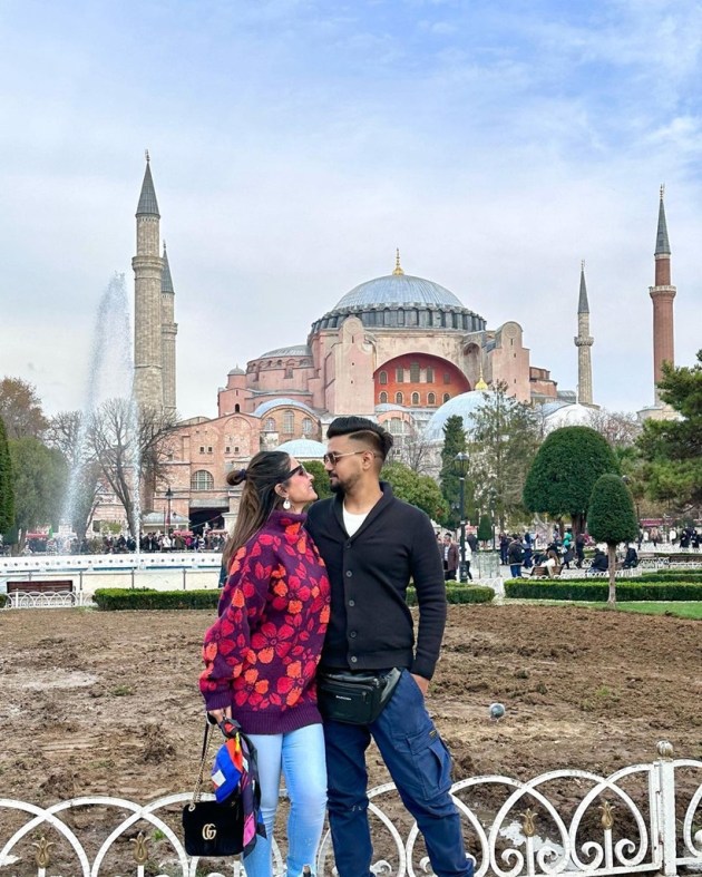Hina Khan, beau Rocky Jaiswal’s Turkey holiday is picture-perfect ...