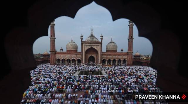 Being a woman in Jama Masjid: Unaccompanied, but not alone | The Indian ...