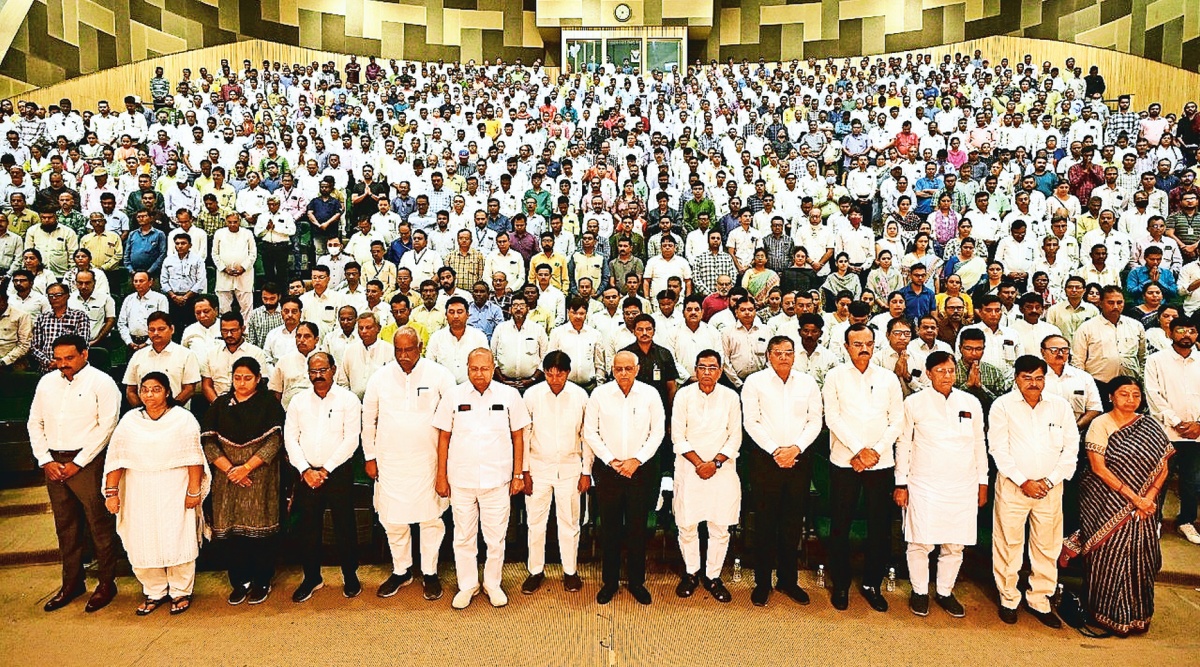 Morbi bridge collapse: CM Bhupendra Patel, citizens pay tributes to135 ...