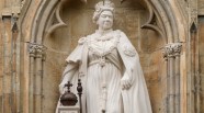 King Charles Unveils Statue Of Queen Elizabeth That Weighs Almost Two King Charles Unveils Statue Of Queen Elizabeth That Weighs Almost Two