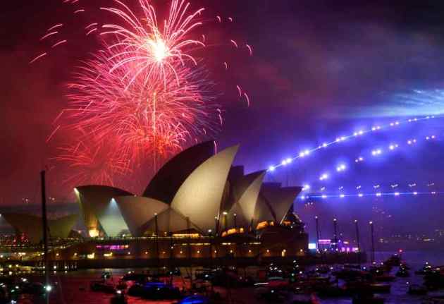 Farewell 2022: World ushers in New Year with fireworks, light displays ...
