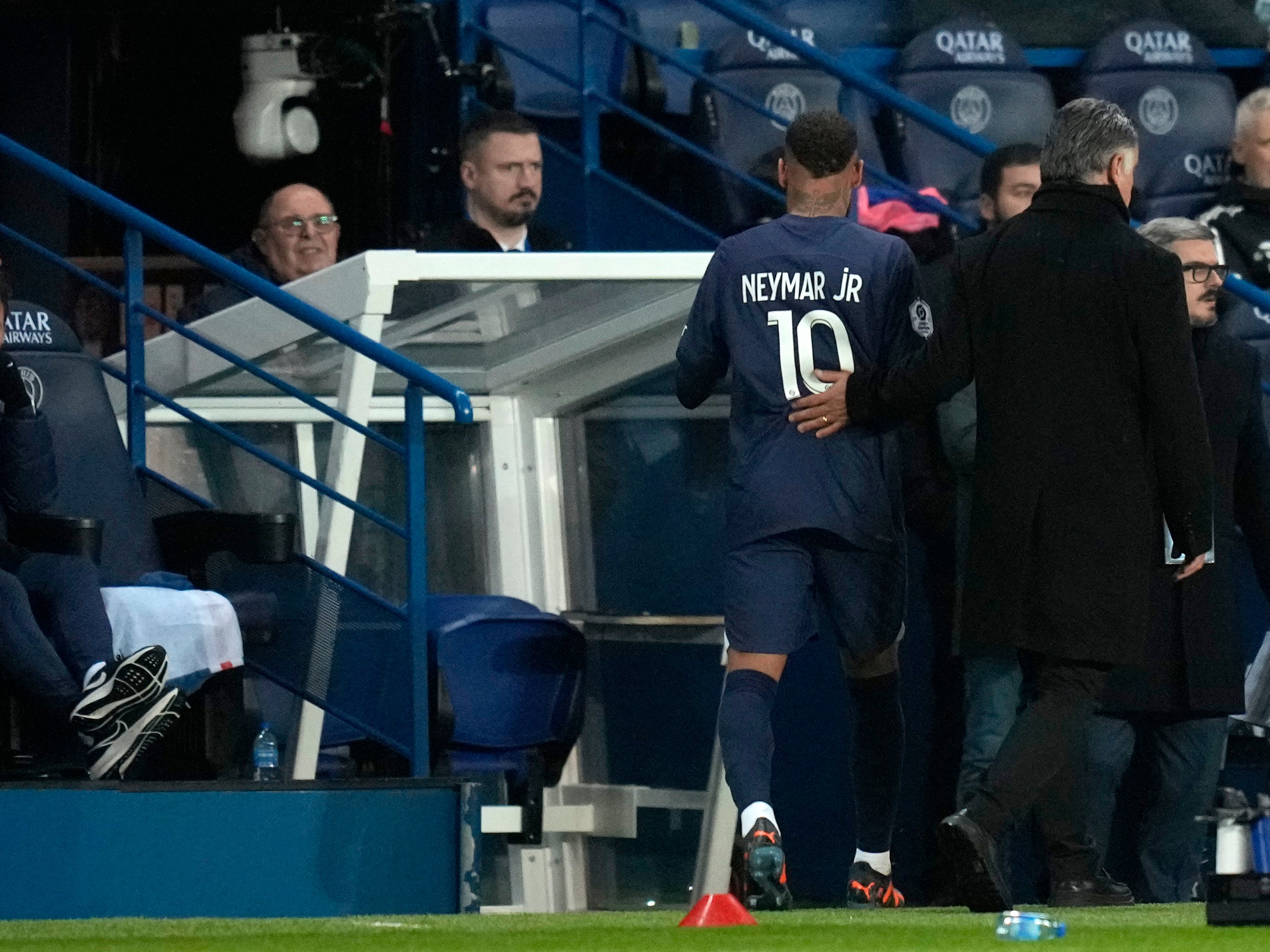 Neymar sent off for PSG after dive in 1st game since World Cup ...