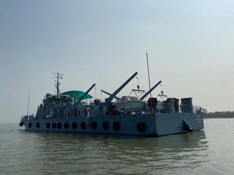 Along the Indo-Bangladesh border, a first-of-its-kind floating border ...