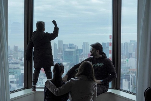 Maniesh Paul explores Tokyo with wife Sanyukta and kids Saisha, Yuvann ...