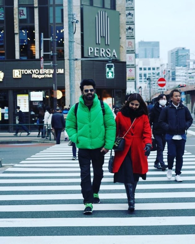 Maniesh Paul explores Tokyo with wife Sanyukta and kids Saisha, Yuvann ...