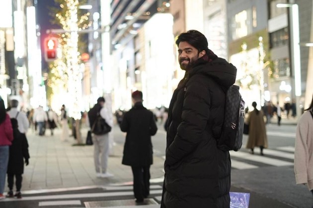 Maniesh Paul explores Tokyo with wife Sanyukta and kids Saisha, Yuvann ...