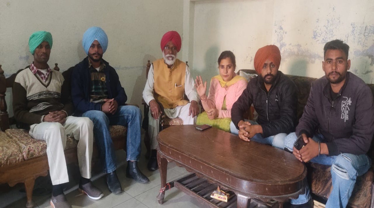 Another pakka dharna in Sangrur, this time by Zamin Prapti Sangharsh ...