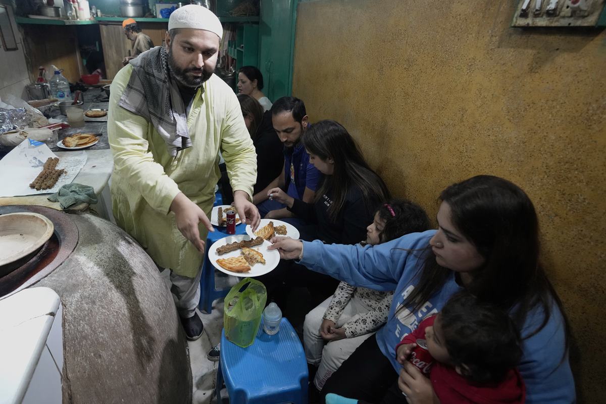 Exclusive dining: Pakistani hole-in-the wall dishes up faves | Food ...