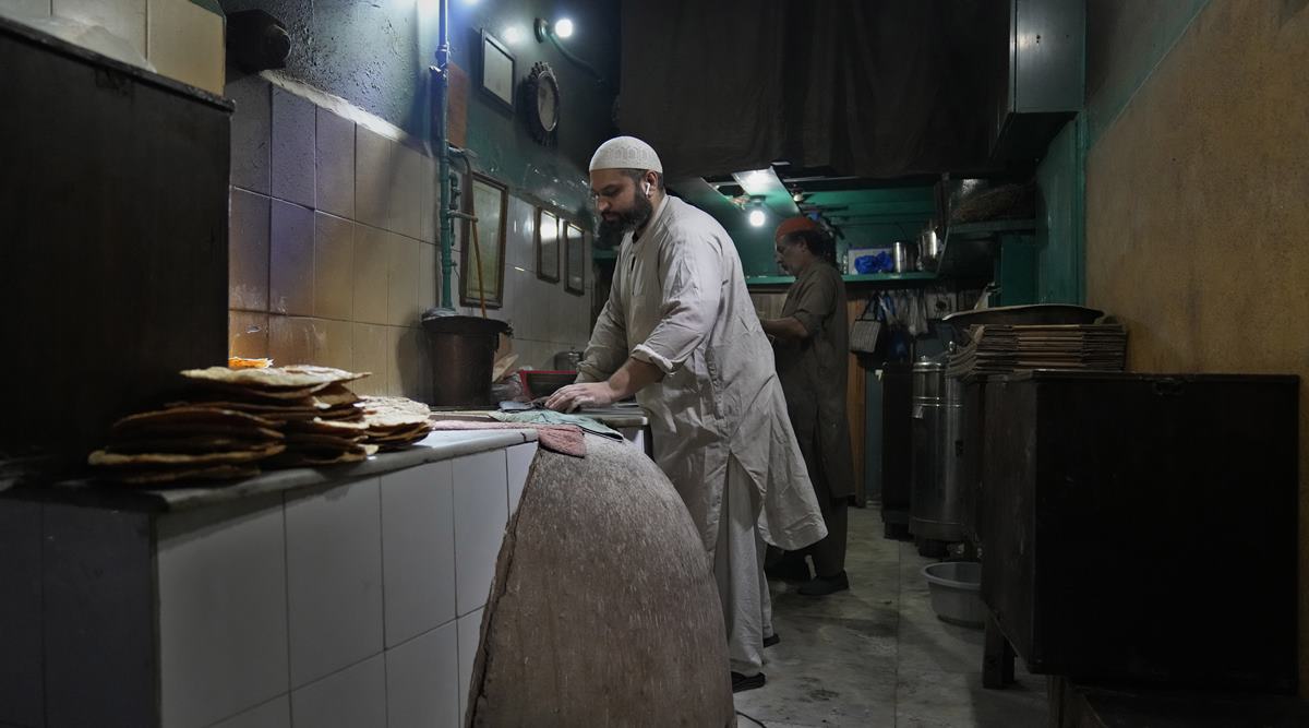 Exclusive dining: Pakistani hole-in-the wall dishes up faves | Food ...