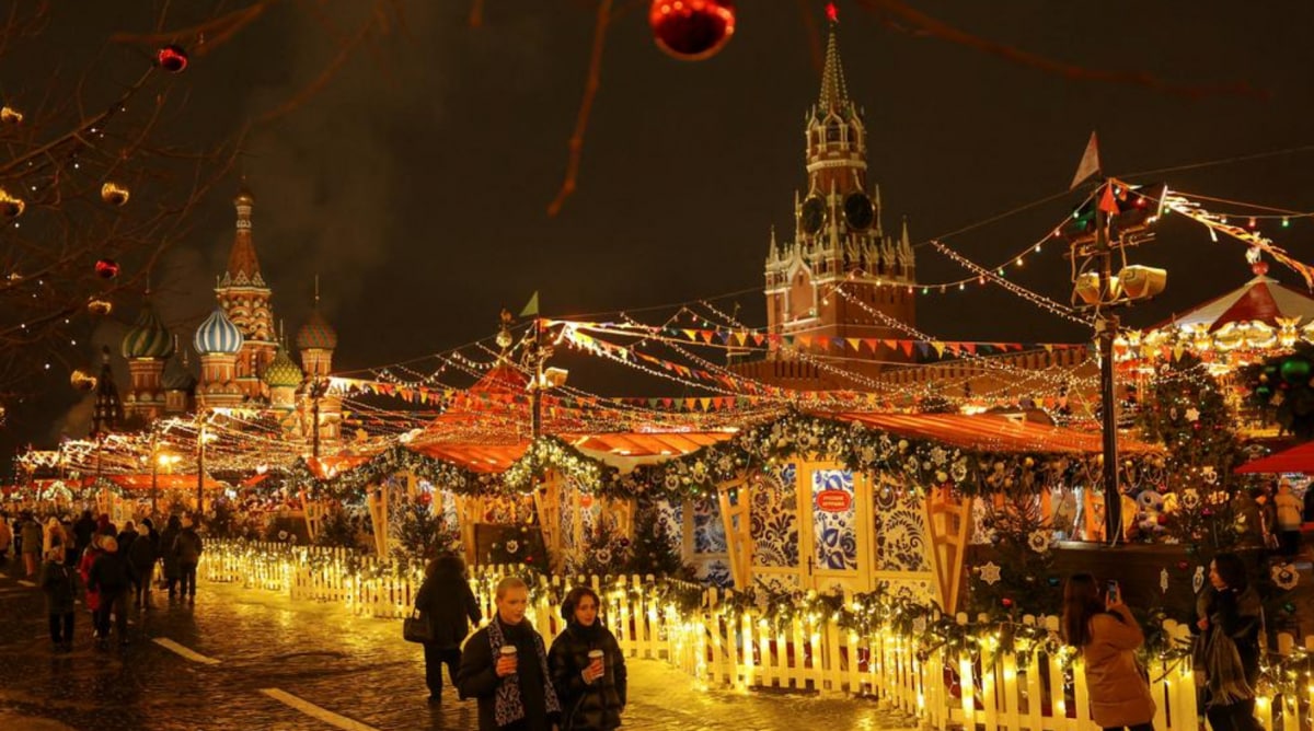 Ukraine weighs heavy on minds in Moscow as New Year holiday nears ...