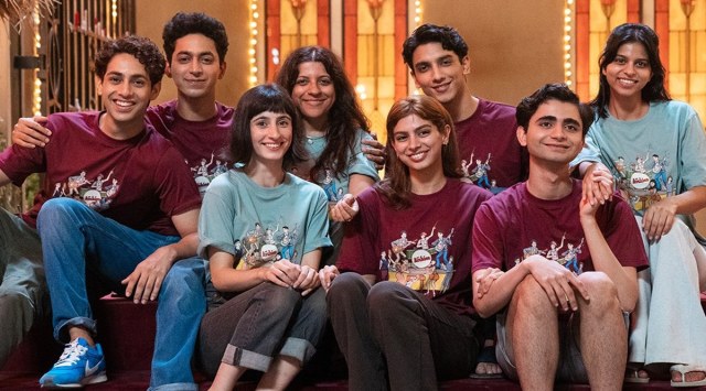 Suhana Khan, Agastya Nanda, Zoya Akhtar celebrate as The Archies ...