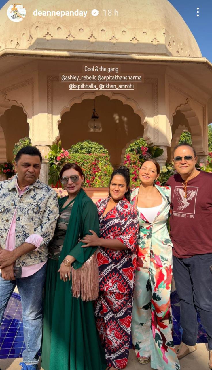 Salman Khan’s mother Salma turns 80, Helen dances to her legendary songs. Watch | Entertainment ...