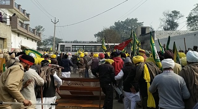Day after police action, farmers break barricades, reach protest site ...