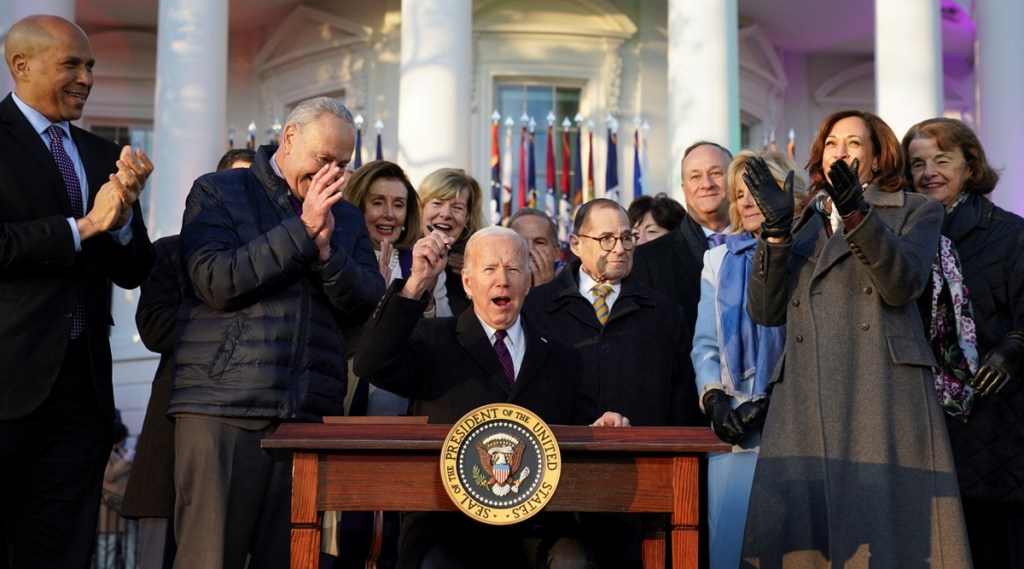 Joe Biden Signs Gay Marriage Law Calls It ‘a Blow Against Hate 9152